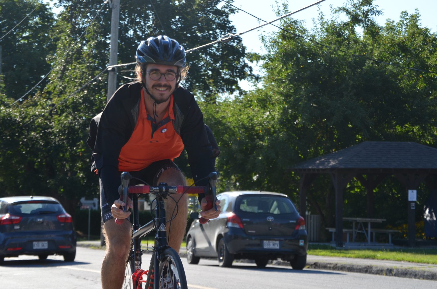 Le solidaire Alexandre Legault amorce une précampagne à vélo - L’Avenir ...