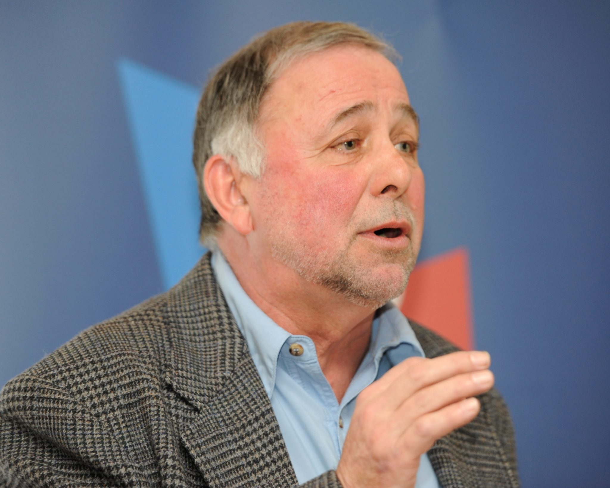 Pierre Paradis souhaite terminer sa carrière comme libéral, dit La ...