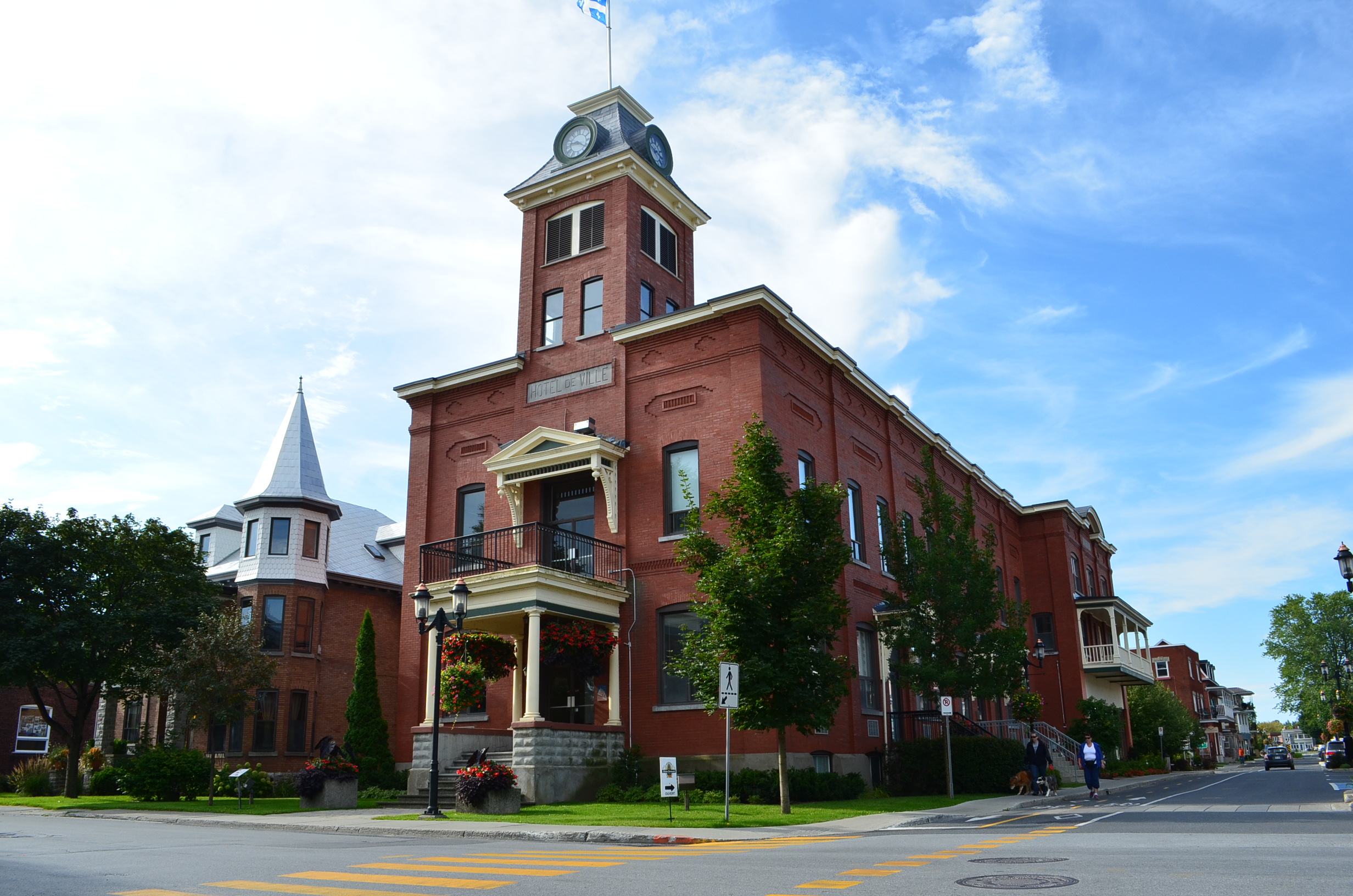 L'hôtel de ville de Farnham accessible dès le 13 juillet sur rendez ...