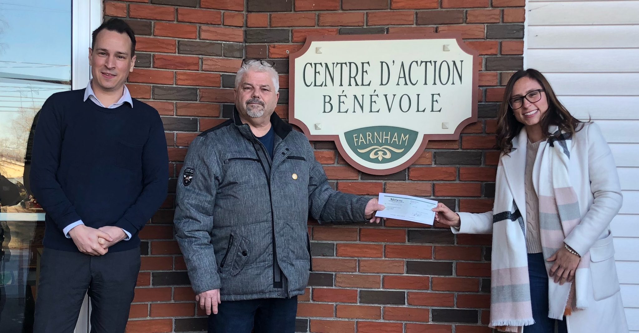 L'entreprise Bitfarms verse 4000 $ au Centre d'action bénévole de ...