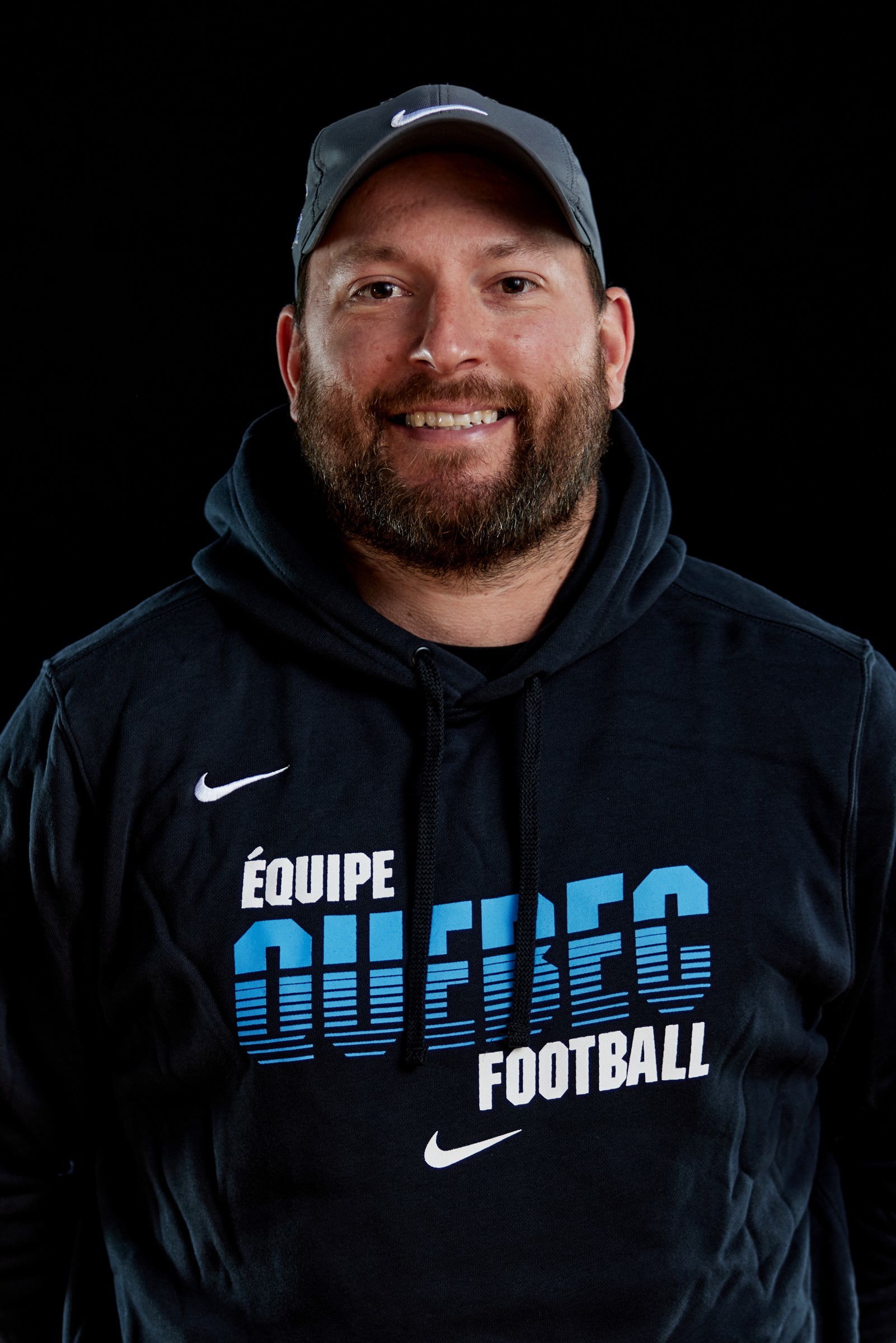 Alex Surprenant entraîneur de l'équipe MU18 du Québec aux Championnats ...